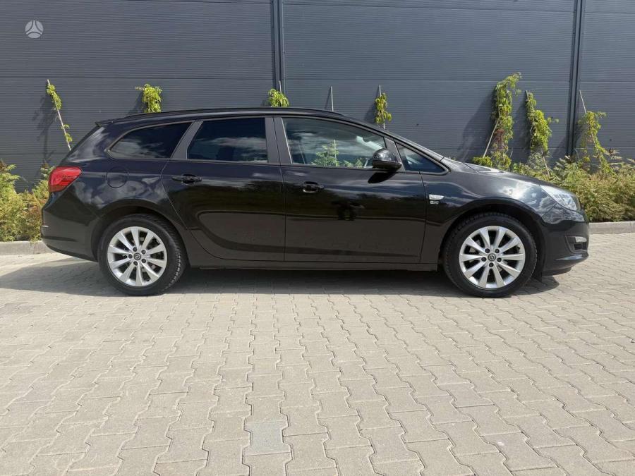 Melns Opel Astra 2013 Viļņa, ar dzinēja tilpumu 1.96 L un nobraukumu 200 tūkst. km par 4150 €, foto 9 vietnē AUTOMOTO.COM.LV