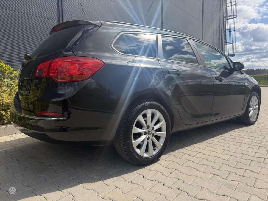Melns Opel Astra 2013 Viļņa, ar dzinēja tilpumu 1.96 L un nobraukumu 200 tūkst. km par 4150 €, foto 10 vietnē AUTOMOTO.COM.LV