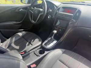 Melns Opel Astra 2013 Viļņa, ar dzinēja tilpumu 1.96 L un nobraukumu 200 tūkst. km par 4150 €, foto 12 vietnē AUTOMOTO.COM.LV