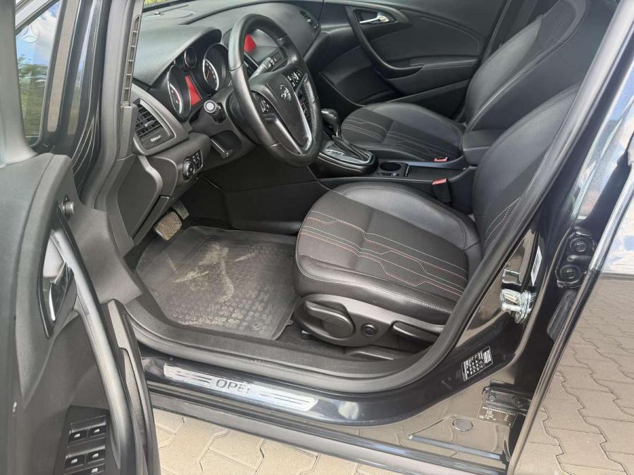Melns Opel Astra 2013 Viļņa, ar dzinēja tilpumu 1.96 L un nobraukumu 200 tūkst. km par 4150 €, foto 15 vietnē AUTOMOTO.COM.LV