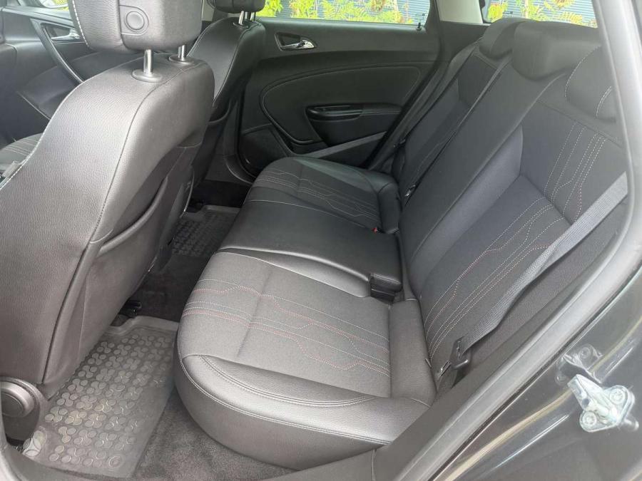 Melns Opel Astra 2013 Viļņa, ar dzinēja tilpumu 1.96 L un nobraukumu 200 tūkst. km par 4150 €, foto 27 vietnē AUTOMOTO.COM.LV