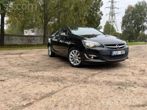 Black Opel Astra 2013 in Riga, with an engine capacity of 1.70 L and mileage of 219 thousand km for 5100 €, photo  on AUTOMOTO.COM.LV