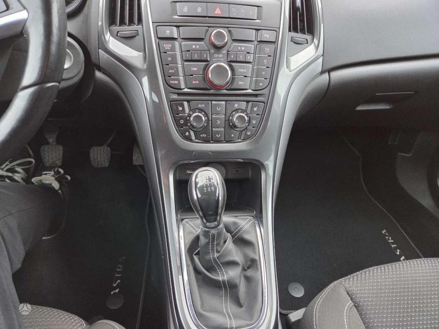 Melns Opel Astra 2013 Marijampole, ar dzinēja tilpumu 1.96 L un nobraukumu 234 tūkst. km par 3750 €, foto 20 vietnē AUTOMOTO.COM.LV