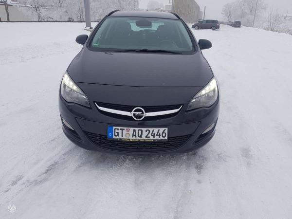Black Opel Astra 2014 in Radviliskis, with an engine capacity of 1.36 L and mileage of 237 thousand km for 4350 €, photo 10 on AUTOMOTO.COM.LV