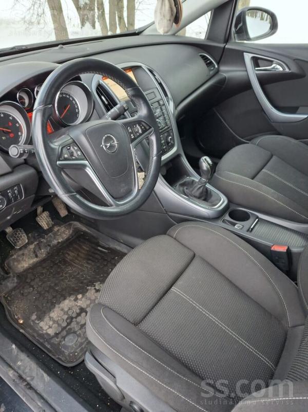 Melns Opel Astra 2014 Rīga, ar dzinēja tilpumu 1.60 L un nobraukumu 261 tūkst. km par 3300 €, foto 7 vietnē AUTOMOTO.COM.LV