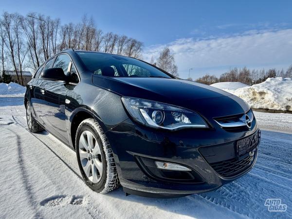Black Opel Astra 2014 in Radviliskis, with an engine capacity of 1.40 L and mileage of 188 thousand km for 3350 €, photo 1 on AUTOMOTO.COM.LV