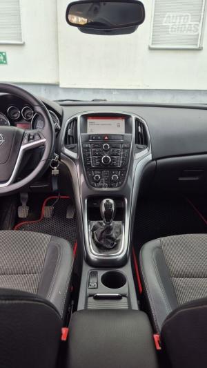 Black Opel Astra 2014 in Kaunas, with an engine capacity of 1.60 L and mileage of 377 thousand km for 3600 €, photo 9 on AUTOMOTO.COM.LV