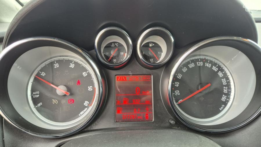 Black Opel Astra 2014 in Kaunas, with an engine capacity of 1.60 L and mileage of 377 thousand km for 3600 €, photo 12 on AUTOMOTO.COM.LV