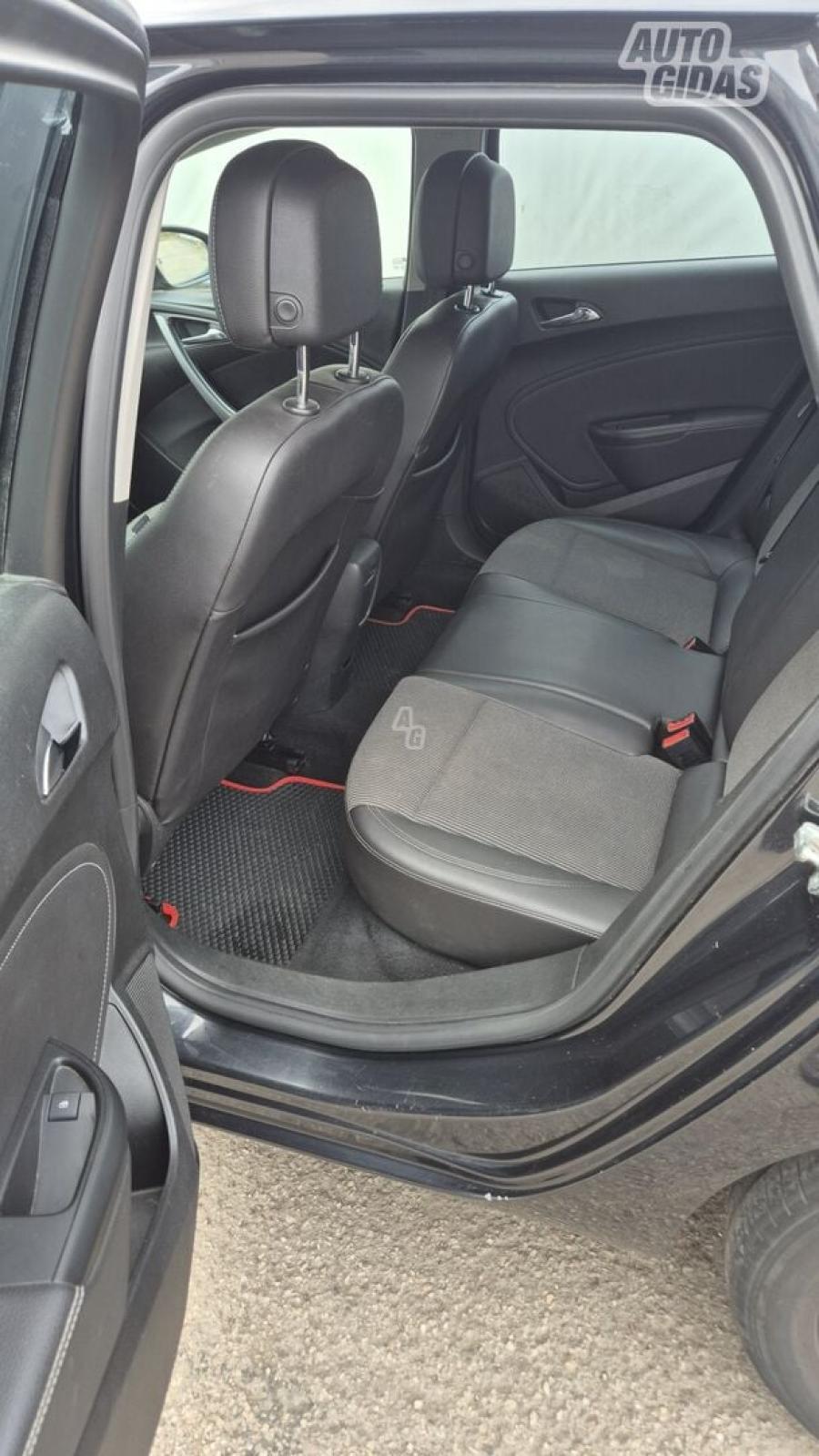 Black Opel Astra 2014 in Kaunas, with an engine capacity of 1.60 L and mileage of 377 thousand km for 3600 €, photo 19 on AUTOMOTO.COM.LV