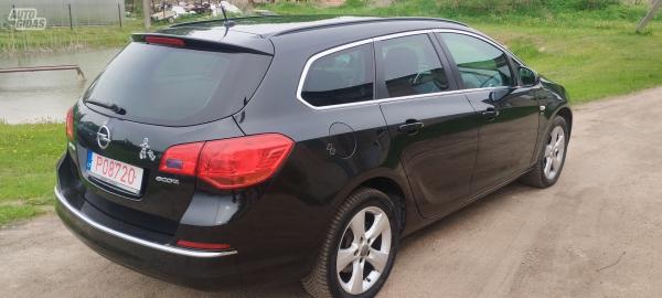 Melns Opel Astra 2014 Viļņa, ar dzinēja tilpumu 1.60 L un nobraukumu 220 tūkst. km par 3450 €, foto 3 vietnē AUTOMOTO.COM.LV
