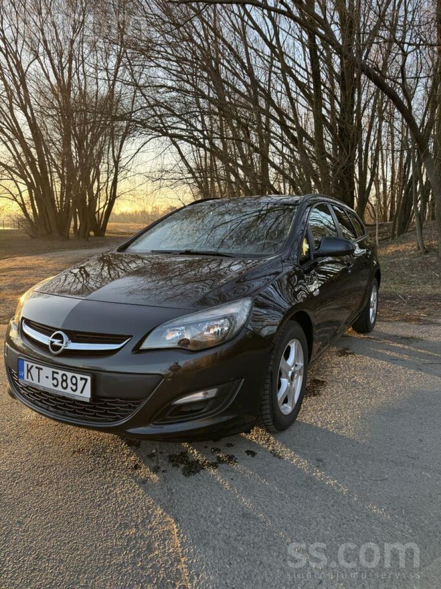 Black Opel Astra 2014 in Riga, with an engine capacity of 2.00 L and mileage of 259 thousand km for 4800 €, photo 1 on AUTOMOTO.COM.LV
