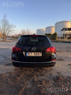 Black Opel Astra 2014 in Riga, with an engine capacity of 2.00 L and mileage of 259 thousand km for 4800 €, photo 4 on AUTOMOTO.COM.LV