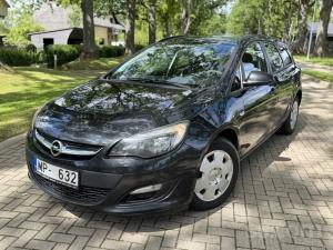 Black Opel Astra 2014 in Valmiera, with an engine capacity of 1.70 L and mileage of 240 thousand km for 2950 €, photo 3 on AUTOMOTO.COM.LV