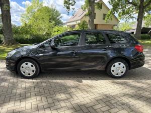 Black Opel Astra 2014 in Valmiera, with an engine capacity of 1.70 L and mileage of 240 thousand km for 2950 €, photo 7 on AUTOMOTO.COM.LV