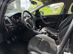Black Opel Astra 2014 in Valmiera, with an engine capacity of 1.70 L and mileage of 240 thousand km for 2950 €, photo 20 on AUTOMOTO.COM.LV
