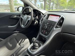 Black Opel Astra 2014 in Valmiera, with an engine capacity of 1.70 L and mileage of 240 thousand km for 2950 €, photo 25 on AUTOMOTO.COM.LV