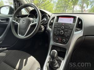 Black Opel Astra 2014 in Valmiera, with an engine capacity of 1.70 L and mileage of 240 thousand km for 2950 €, photo 26 on AUTOMOTO.COM.LV