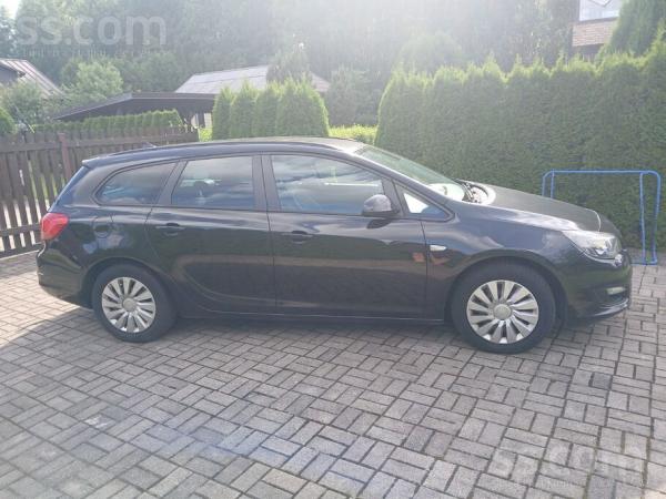 Melns Opel Astra 2014 Rīga, ar dzinēja tilpumu 1.60 L un nobraukumu 355 tūkst. km par 1500 €, foto 3 vietnē AUTOMOTO.COM.LV