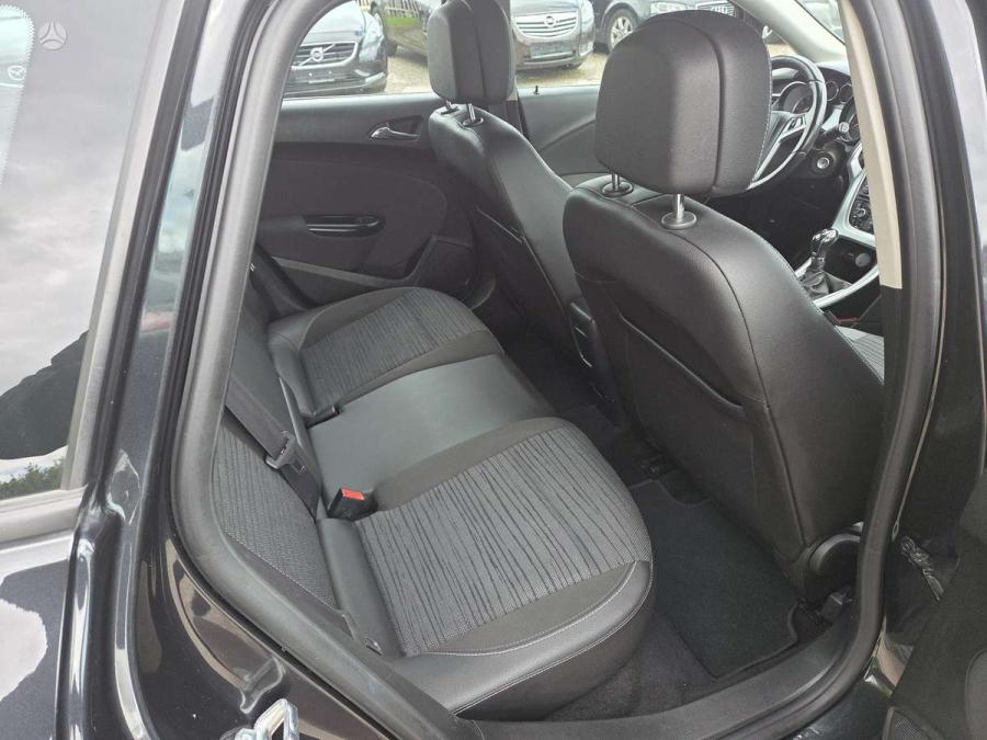 Black Opel Astra 2014 in Marijampole, with an engine capacity of 1.36 L and mileage of 187 thousand km for 3900 €, photo 14 on AUTOMOTO.COM.LV