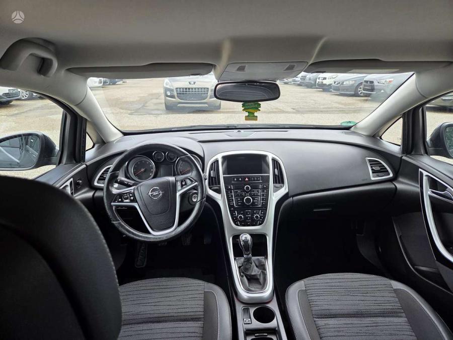 Black Opel Astra 2014 in Marijampole, with an engine capacity of 1.36 L and mileage of 187 thousand km for 3900 €, photo 16 on AUTOMOTO.COM.LV
