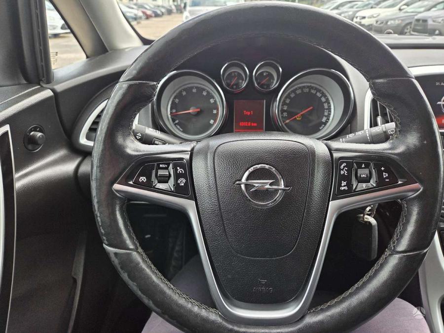 Black Opel Astra 2014 in Marijampole, with an engine capacity of 1.36 L and mileage of 187 thousand km for 3900 €, photo 17 on AUTOMOTO.COM.LV