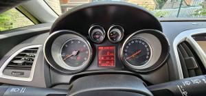 Black Opel Astra 2014 in Panevezys, with an engine capacity of 1.60 L and mileage of 284 thousand km for 3000 €, photo 9 on AUTOMOTO.COM.LV