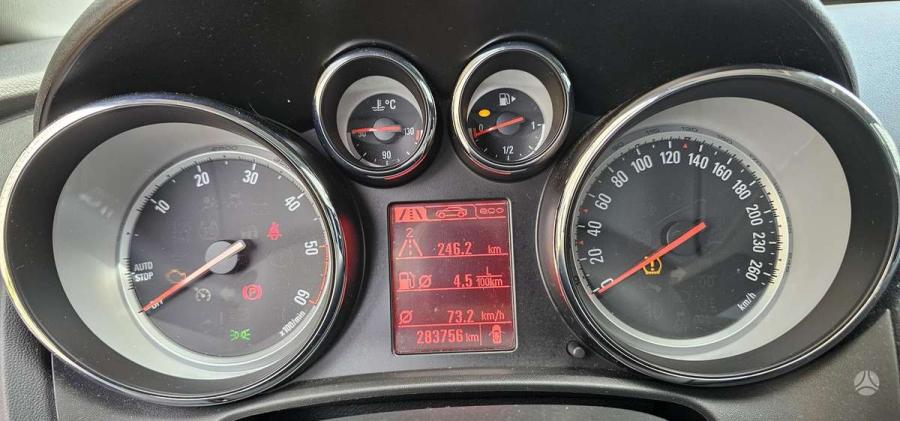 Black Opel Astra 2014 in Panevezys, with an engine capacity of 1.60 L and mileage of 284 thousand km for 3000 €, photo 10 on AUTOMOTO.COM.LV