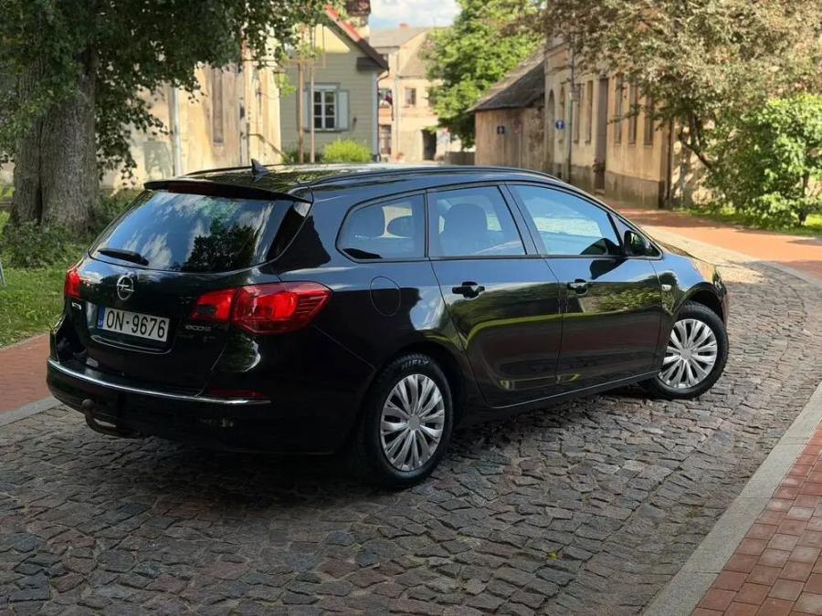 Melns Opel Astra 2014 Cēsis, ar dzinēja tilpumu 1.70 L un nobraukumu 357 tūkst. km par 2990 €, foto 5 vietnē AUTOMOTO.COM.LV