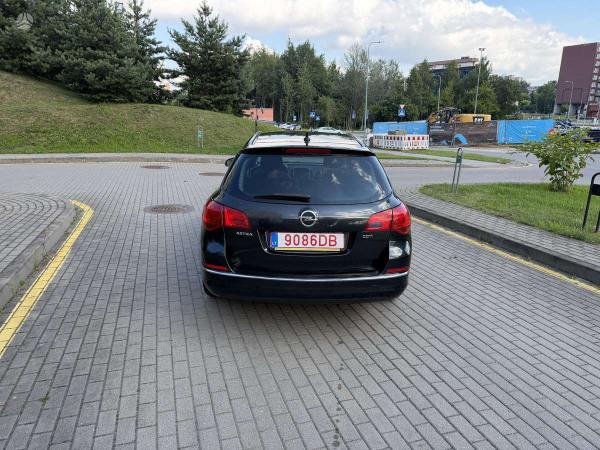 Черный Опель Астра 2014 в Вильнюс, объемом двигателя 1.60 л и пробегом 266 тыс. км за 2800 €, фото 2 на AUTOMOTO.COM.LV