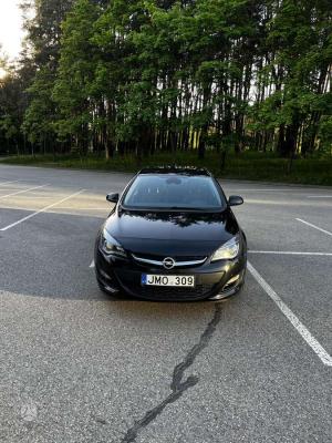 Black Opel Astra 2014 in Vilnius, with an engine capacity of 1.69 L and mileage of 230 thousand km for 3000 €, photo  on AUTOMOTO.COM.LV