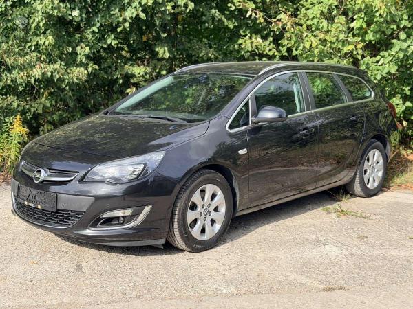 Black Opel Astra 2014 in Siauliai, with an engine capacity of 1.69 L and mileage of 280 thousand km for 3950 €, photo 10 on AUTOMOTO.COM.LV