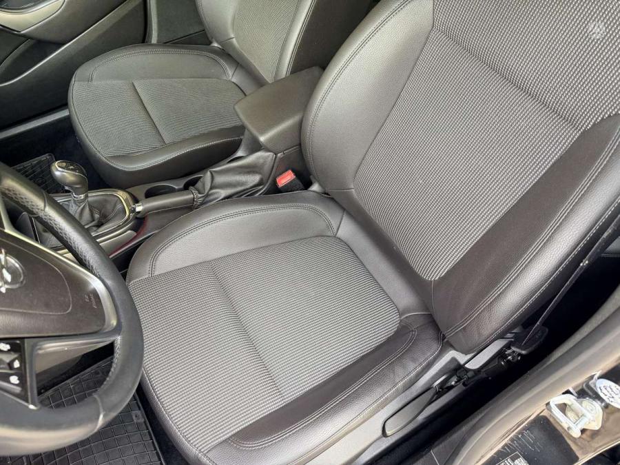 Melns Opel Astra 2014 Šauļi, ar dzinēja tilpumu 1.69 L un nobraukumu 280 tūkst. km par 3950 €, foto 21 vietnē AUTOMOTO.COM.LV
