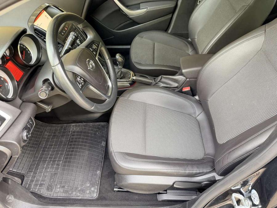 Melns Opel Astra 2014 Šauļi, ar dzinēja tilpumu 1.69 L un nobraukumu 280 tūkst. km par 3950 €, foto 23 vietnē AUTOMOTO.COM.LV