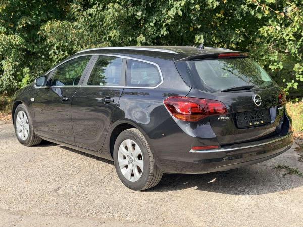 Melns Opel Astra 2014 Šauļi, ar dzinēja tilpumu 1.69 L un nobraukumu 280 tūkst. km par 3850 €, foto 7 vietnē AUTOMOTO.COM.LV