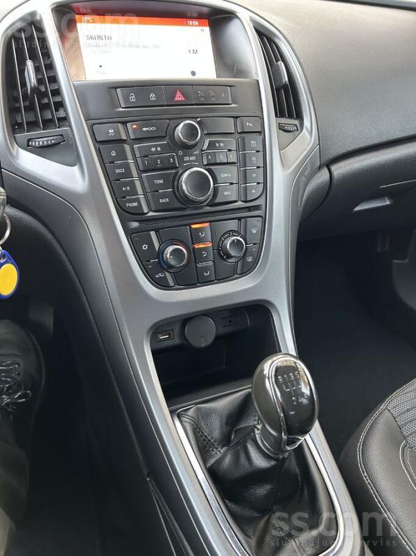 Melns Opel Astra 2014 Cēsis, ar dzinēja tilpumu 1.70 L un nobraukumu 371 tūkst. km par 2950 €, foto 9 vietnē AUTOMOTO.COM.LV