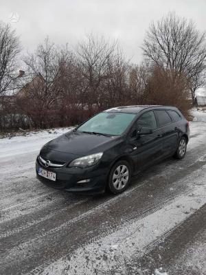 Black Opel Astra 2015 in Vilnius, with an engine capacity of 1.60 L and mileage of 330 thousand km for 4500 €, photo 3 on AUTOMOTO.COM.LV