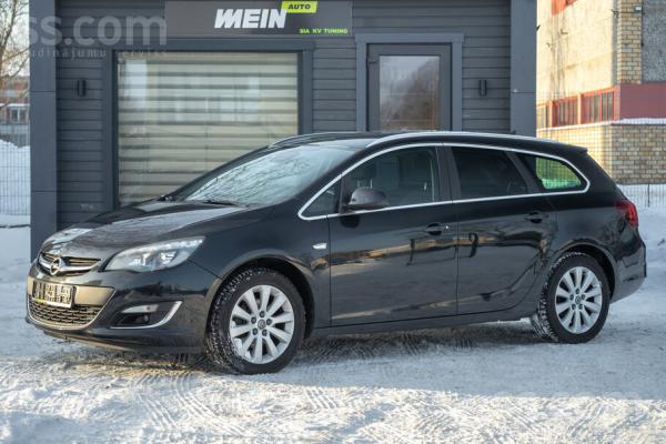 Black Opel Astra 2015 in Liepaja, with an engine capacity of 1.60 L and mileage of 229 thousand km for 5650 €, photo 3 on AUTOMOTO.COM.LV