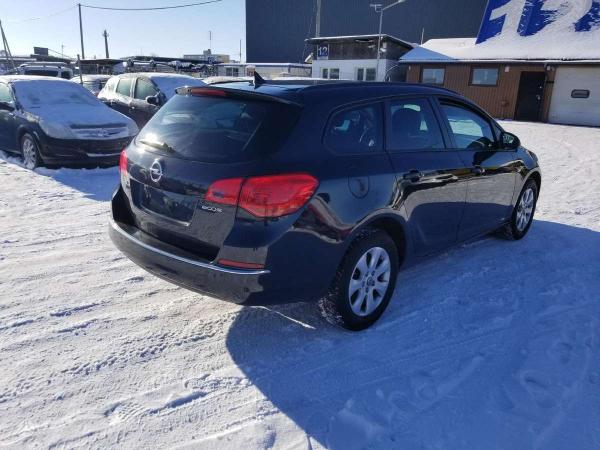 Melns Opel Astra 2015 Kauņa, ar dzinēja tilpumu 1.60 L un nobraukumu 170 tūkst. km par 3999 €, foto 6 vietnē AUTOMOTO.COM.LV