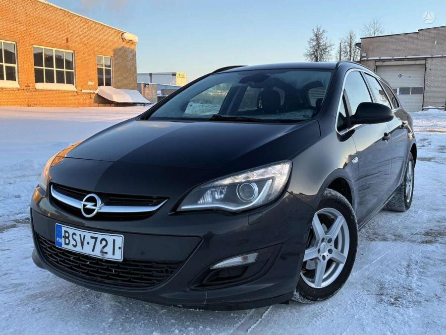 Black Opel Astra 2015 in Rokiskis, with an engine capacity of 1.36 L and mileage of 230 thousand km for 4250 €, photo 1 on AUTOMOTO.COM.LV