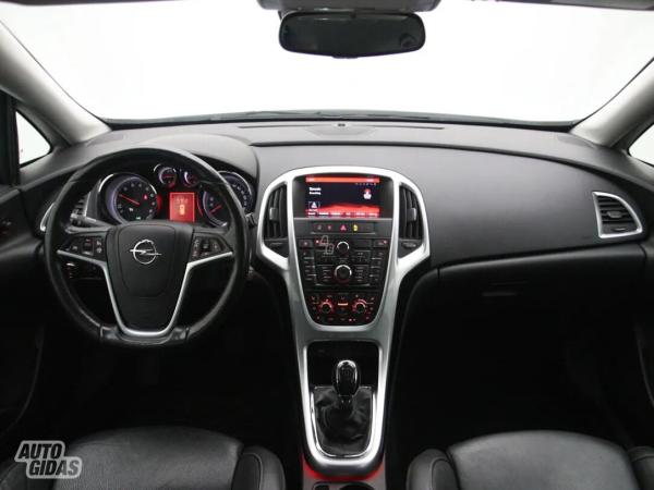Black Opel Astra 2015 in Vilnius, with an engine capacity of 1.40 L and mileage of 218 thousand km for 5899 €, photo 2 on AUTOMOTO.COM.LV