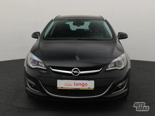 Black Opel Astra 2015 in Vilnius, with an engine capacity of 1.40 L and mileage of 218 thousand km for 5899 €, photo 3 on AUTOMOTO.COM.LV