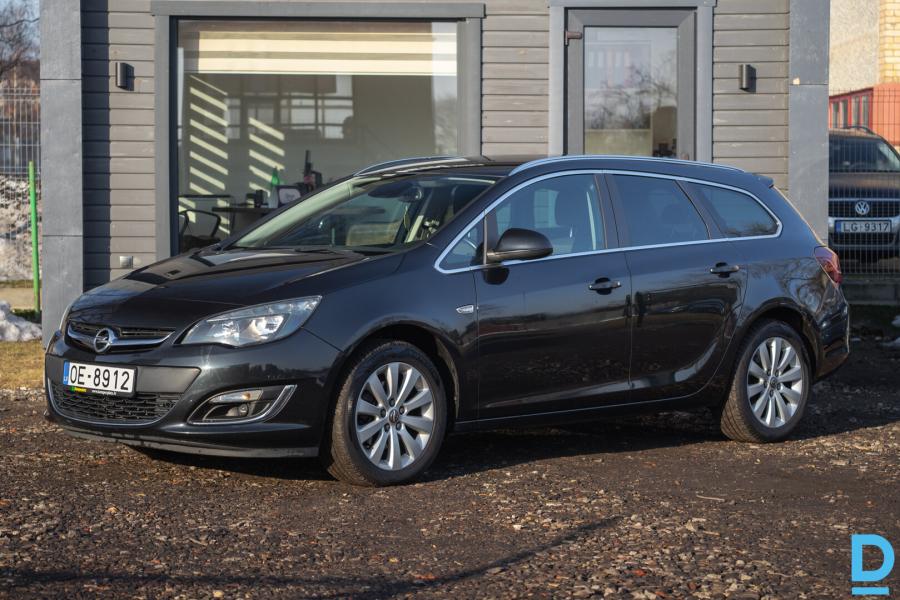 Melns Opel Astra 2015 Liepāja, ar dzinēja tilpumu 1.60 L un nobraukumu 229 tūkst. km par 5650 €, foto 1 vietnē AUTOMOTO.COM.LV