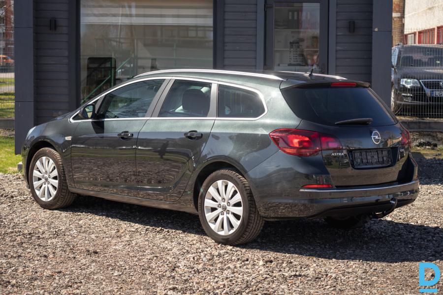Melns Opel Astra 2015 Liepāja, ar dzinēja tilpumu 1.60 L un nobraukumu 229 tūkst. km par 5650 €, foto 4 vietnē AUTOMOTO.COM.LV