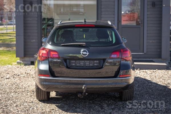 Melns Opel Astra 2015 Liepāja, ar dzinēja tilpumu 1.60 L un nobraukumu 229 tūkst. km par 5650 €, foto 5 vietnē AUTOMOTO.COM.LV