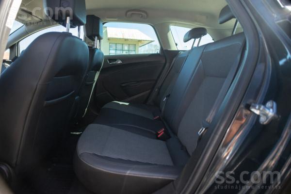Melns Opel Astra 2015 Liepāja, ar dzinēja tilpumu 1.60 L un nobraukumu 229 tūkst. km par 5650 €, foto 10 vietnē AUTOMOTO.COM.LV