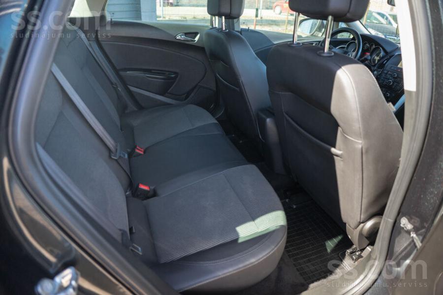 Melns Opel Astra 2015 Liepāja, ar dzinēja tilpumu 1.60 L un nobraukumu 229 tūkst. km par 5650 €, foto 13 vietnē AUTOMOTO.COM.LV
