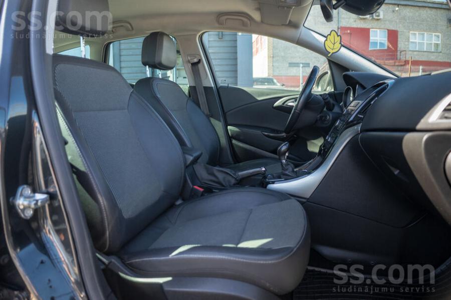 Melns Opel Astra 2015 Liepāja, ar dzinēja tilpumu 1.60 L un nobraukumu 229 tūkst. km par 5650 €, foto 15 vietnē AUTOMOTO.COM.LV