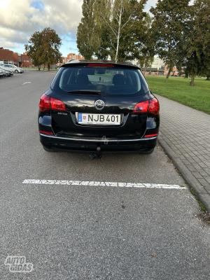 Black Opel Astra 2015 in Klaipeda, with an engine capacity of 1.60 L and mileage of 208 thousand km for 5000 €, photo 5 on AUTOMOTO.COM.LV