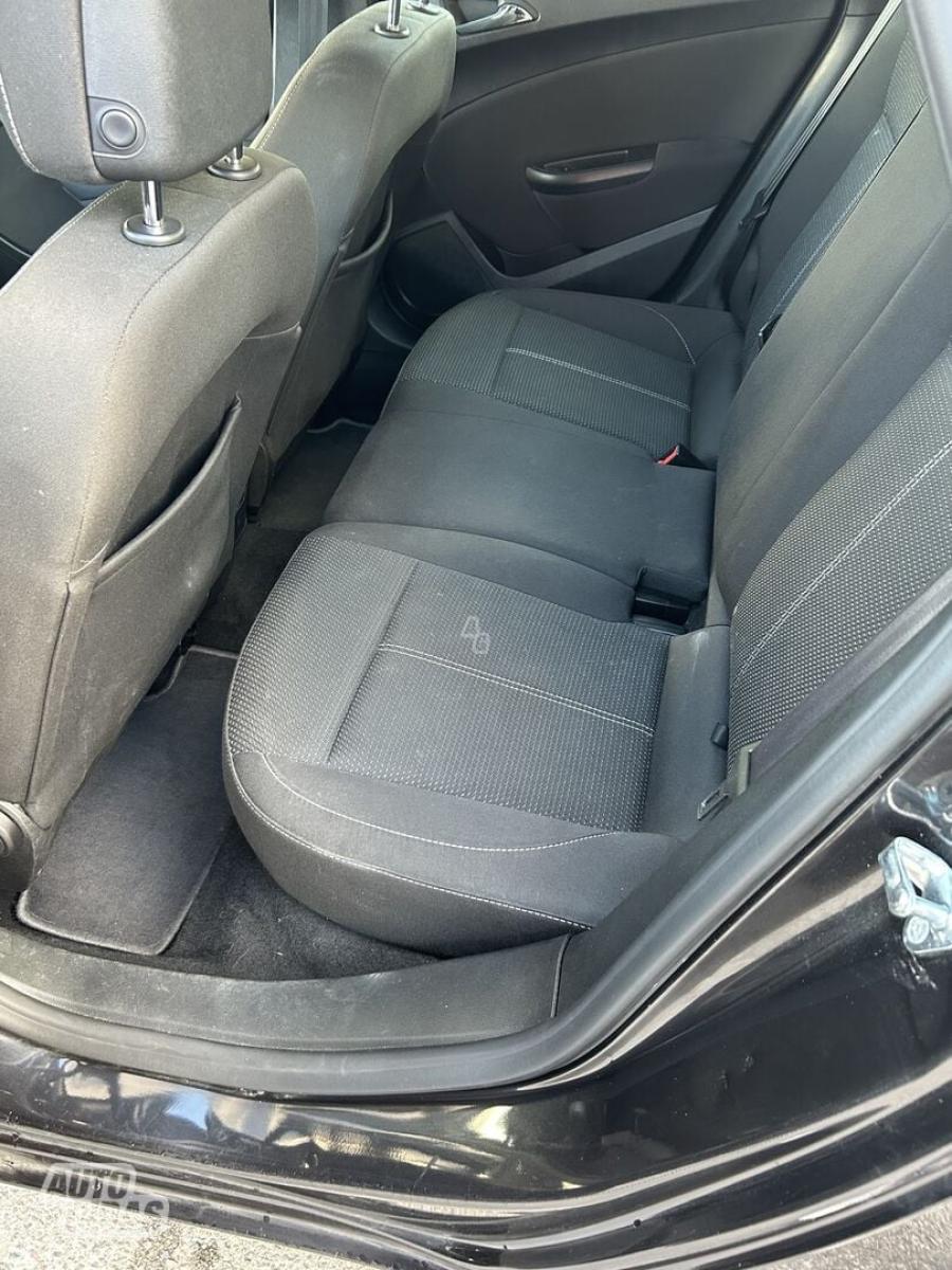 Black Opel Astra 2015 in Klaipeda, with an engine capacity of 1.60 L and mileage of 208 thousand km for 5000 €, photo 11 on AUTOMOTO.COM.LV