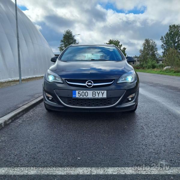 Black Opel Astra 2015 in Tallinn, with an engine capacity of 2.00 L and mileage of 395 thousand km for 3500 €, photo 1 on AUTOMOTO.COM.LV